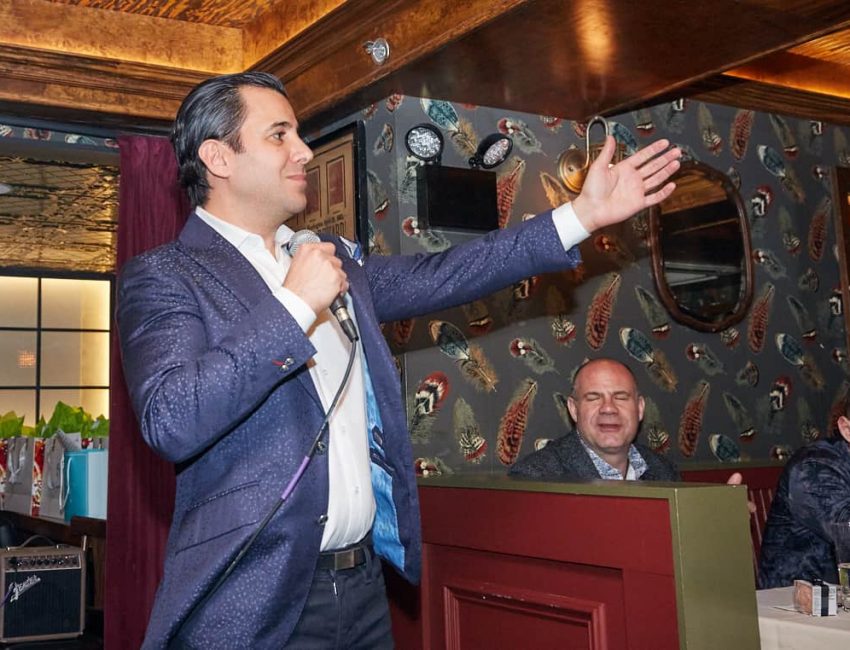 ROBERT GRAHAM CELEBRATES 20 YEARS OF STYLE - MR Magazine