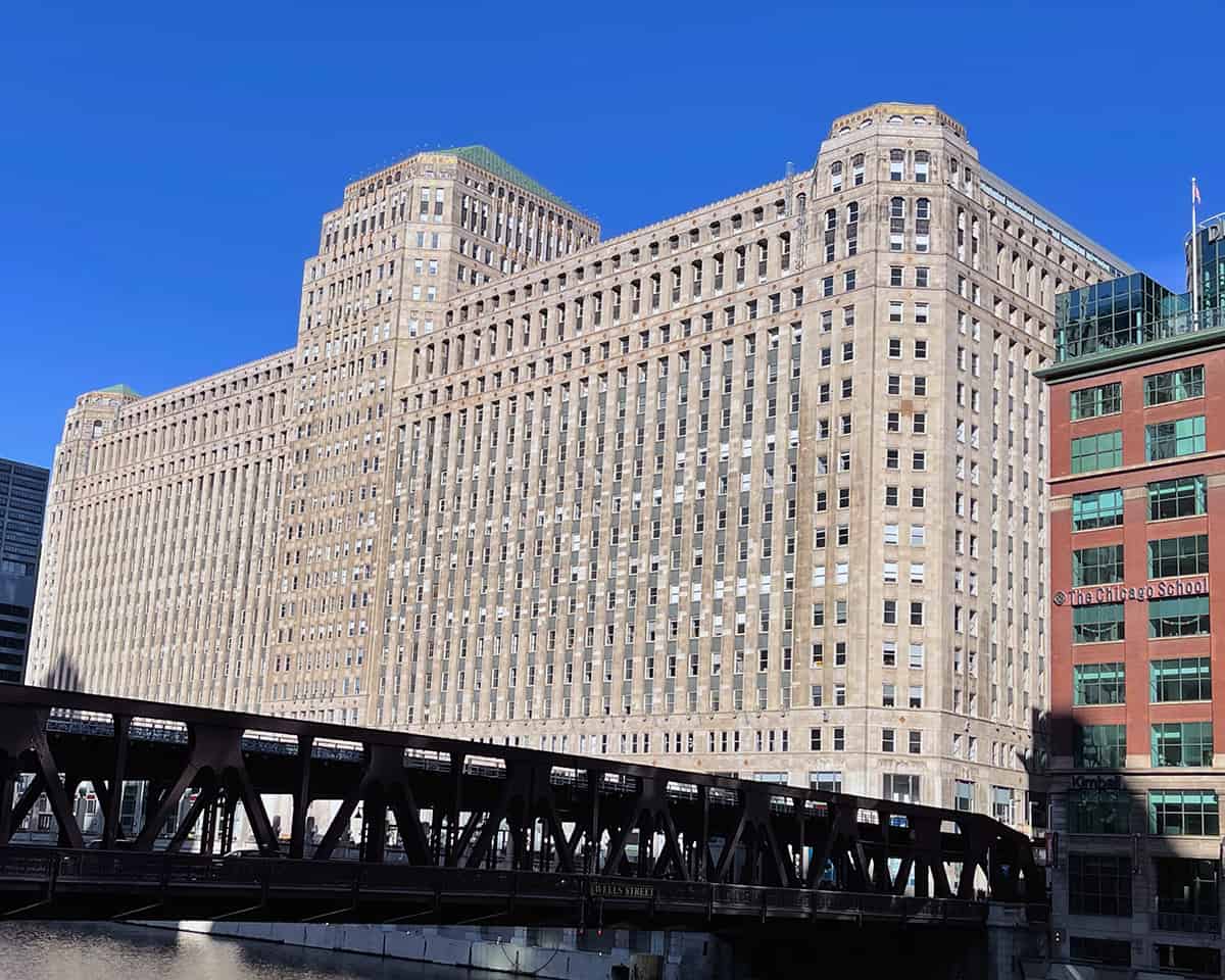 CHICAGO SHINES! - MR Magazine