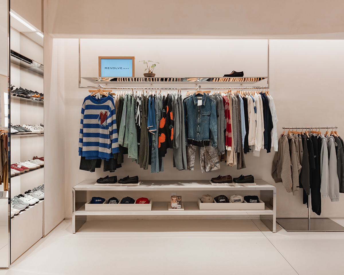 REVOLVE GROUP OPENS FIRST PERMANENT STORE IN LOS ANGELES - MR Magazine